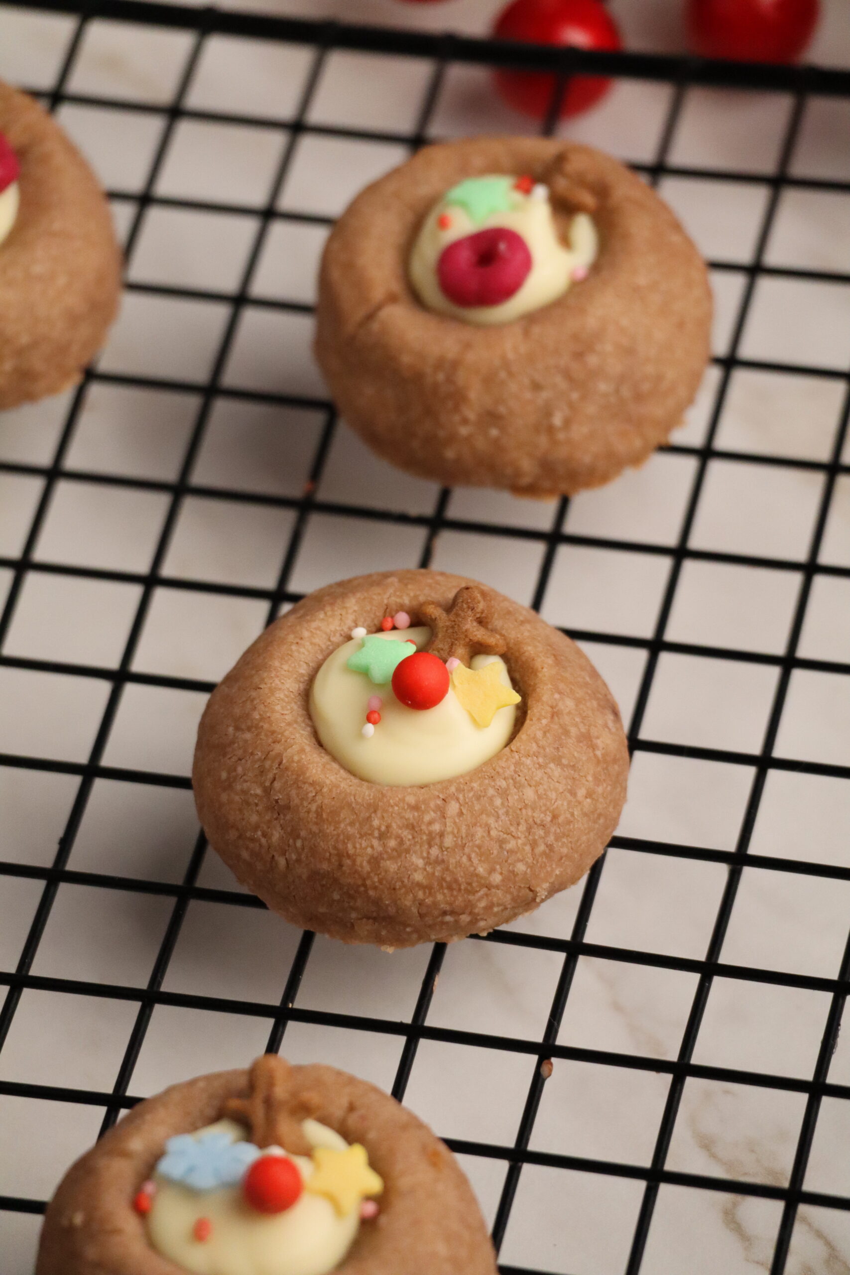 Gingerbread Pool Cookies - Izzy's Kitchen