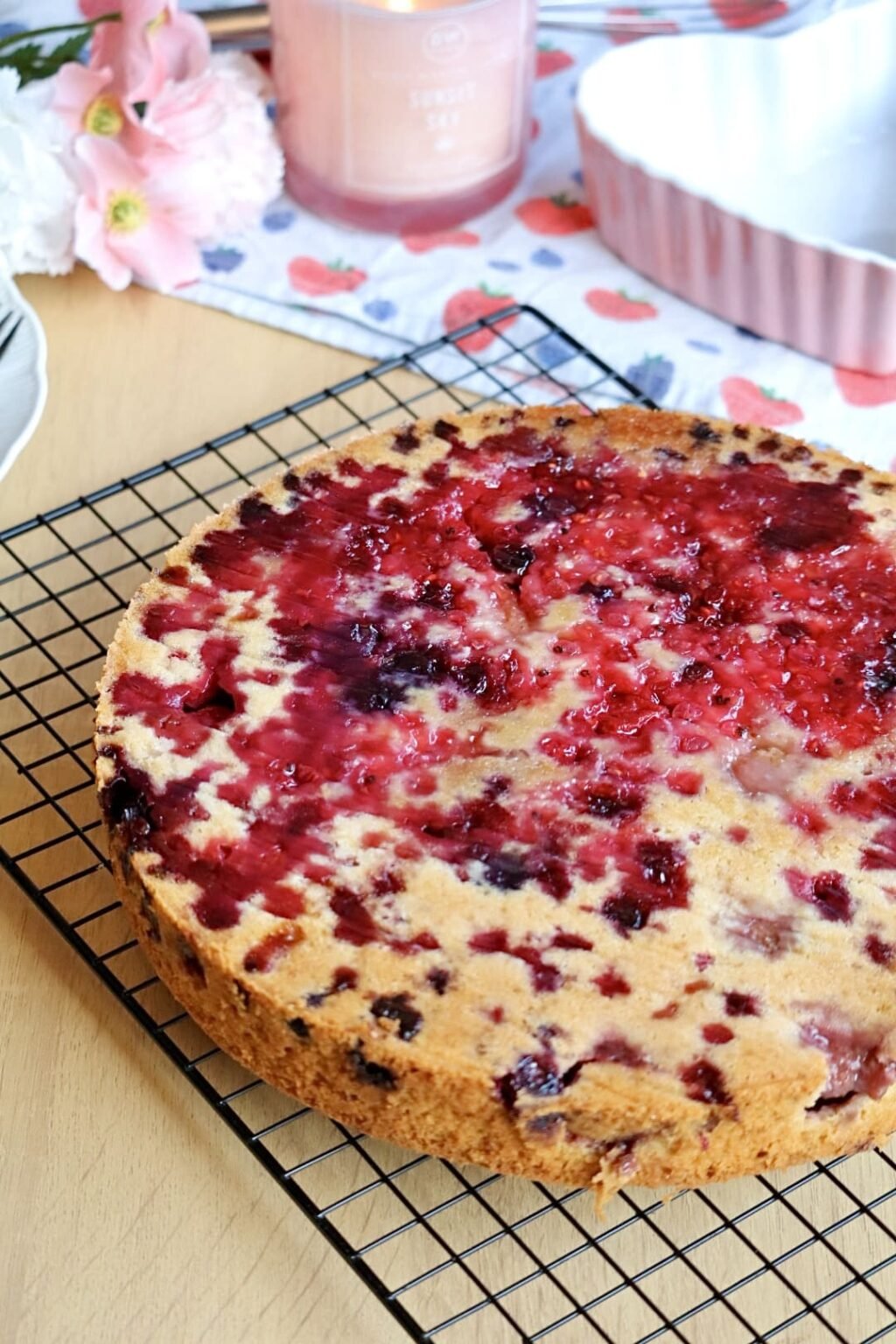 Upside Down Berry Cake – Easy, Juicy & Perfect with Frozen Berries ...